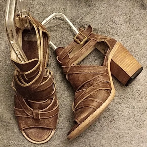 Freebird by Steven | Shoes | Freebird By Steven Claw Straw Sappy Sandal ...